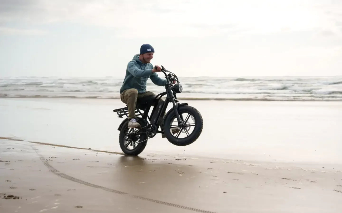 What Features Does TST R002 E-Bike Offer?